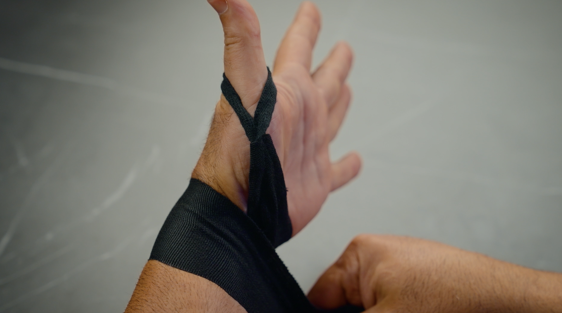 How to Wrap Hands for Boxing - Boxing Science